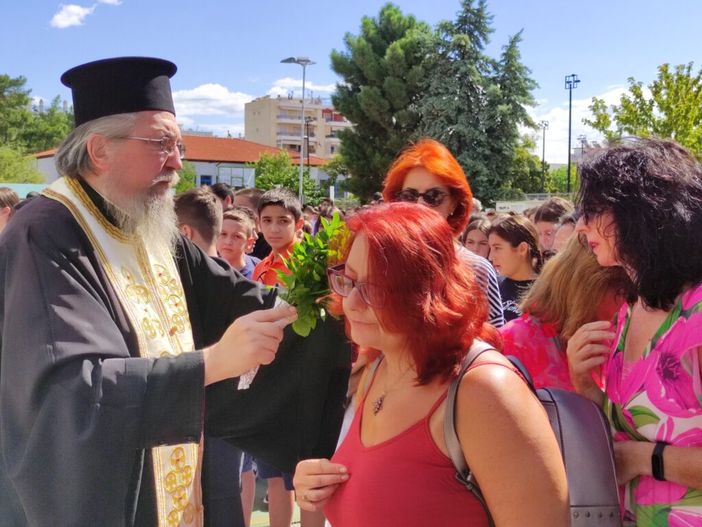 Αγιασμός στο 2ο και 3ο Γυμνάσιο Ξάνθης. – Xanthi Daily