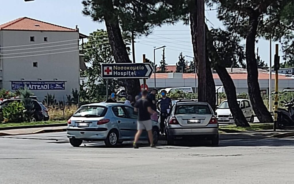 ΠΡΙΝ ΛΙΓΟ! Τροχαίο ατύχημα με δύο Ι.Χ στην Ξάνθη. – Xanthi Daily