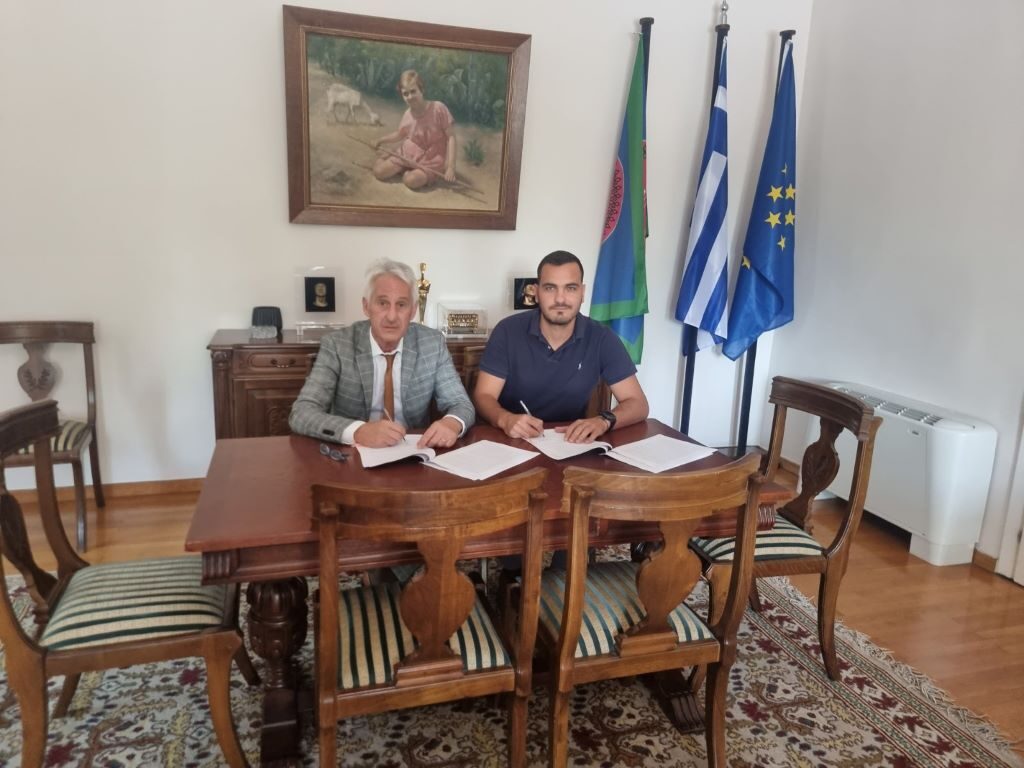 Έπεσαν οι υπογραφές για την δημιουργία του ανοιχτού κολυμβητηρίου στην ...