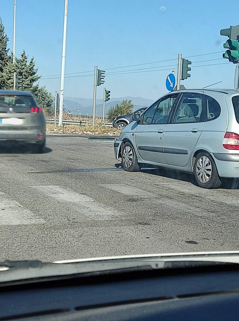 ΠΡΙΝ ΛΙΓΟ: Τροχαίο ατύχημα στη διασταύρωση του Κουτσού Ξάνθης-Σύγκρουση ...