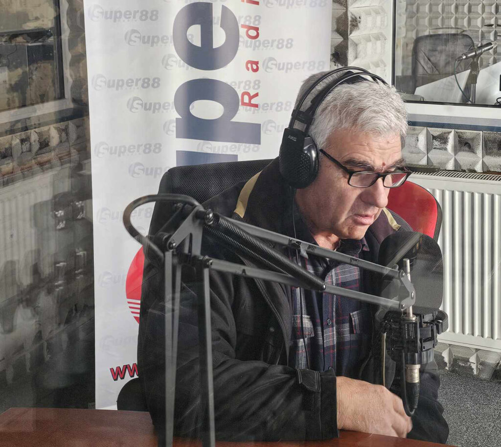Ο Μαέστρος της Μικτής Χορωδίας του Δημοτικού Ωδείου Ξάνθης Θεόδωρος ...